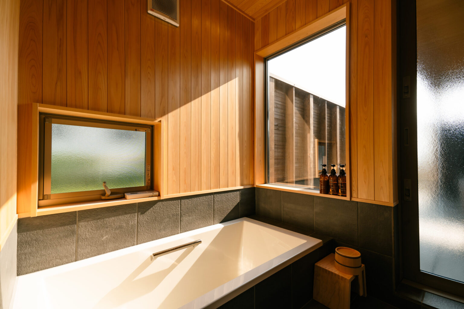 HOME - EBISUYA MisakiPark